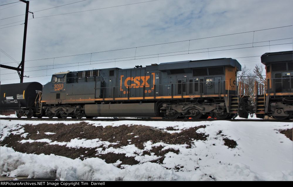 CSX 3093 on Q404